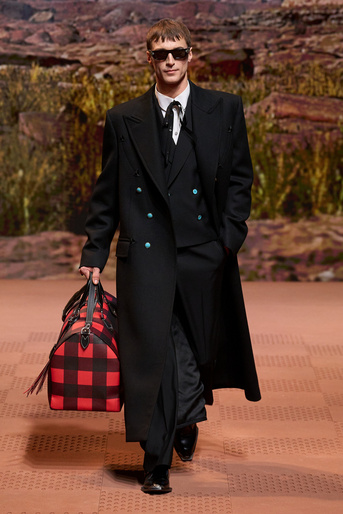 Total Management - Stylists - MATTHEW HENSON