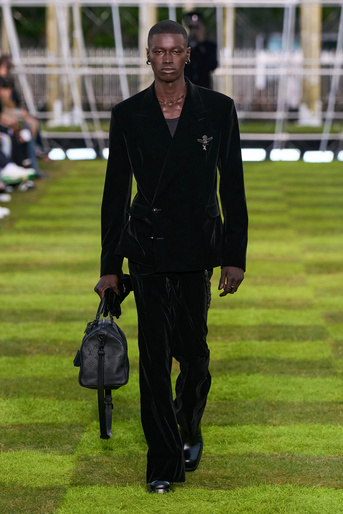 Total Management - Stylists - MATTHEW HENSON