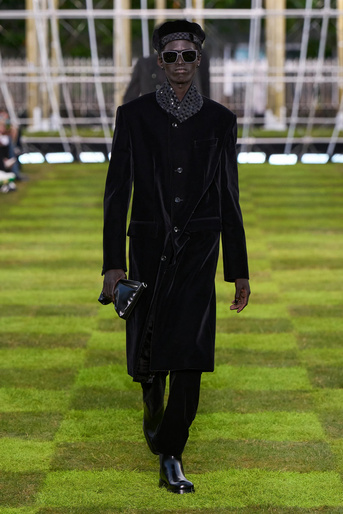 Total Management - Stylists - MATTHEW HENSON